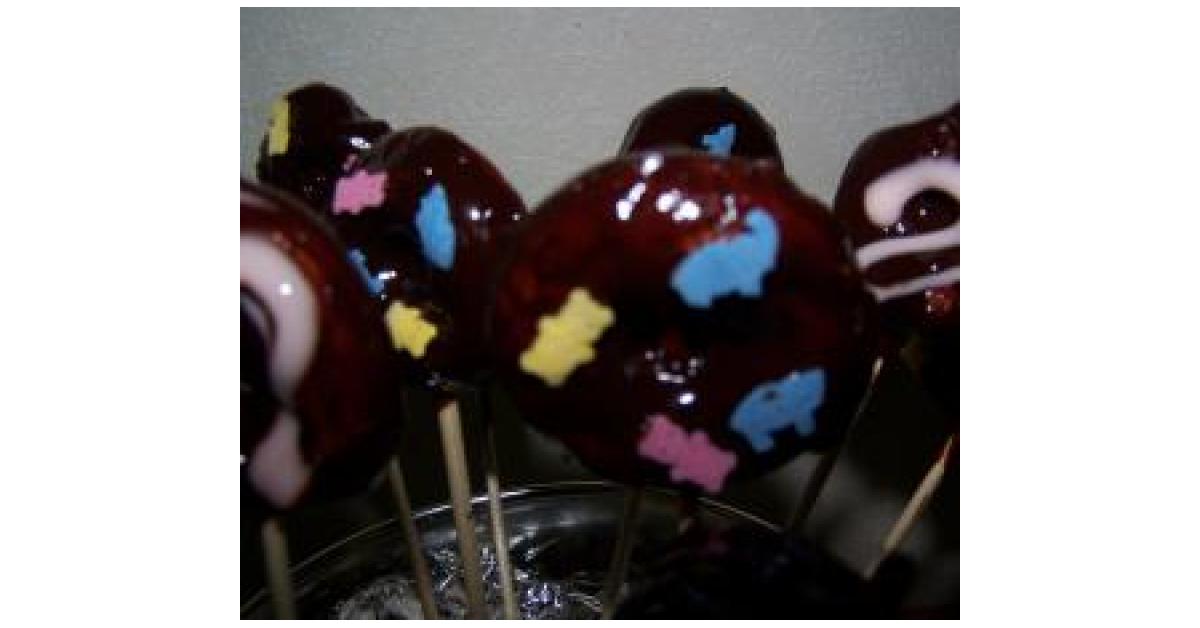 Mini Donuts Pops en Folies par manuegege. Une recette de fan à ...